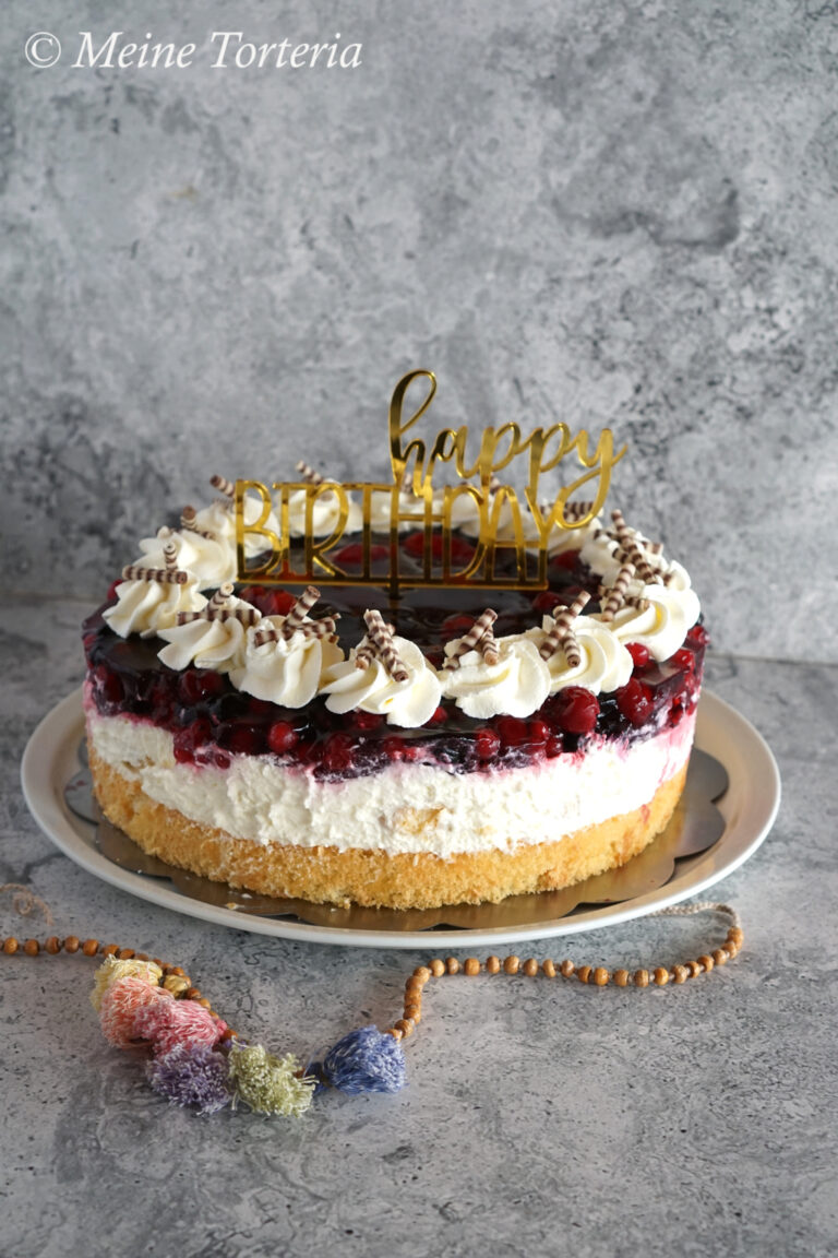 Windbeuteltorte mit Beeren zum Geburtstag meines Sohnes - Meine Torteria