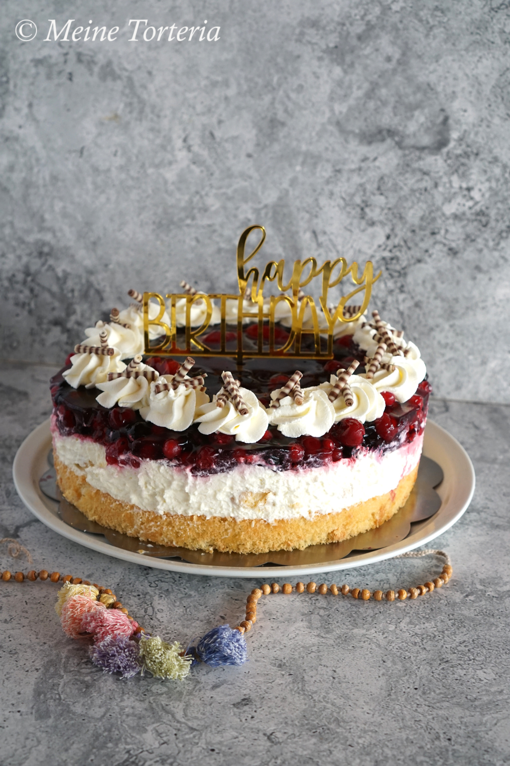 Windbeuteltorte mit Beeren zum Geburtstag meines Sohnes - Meine Torteria